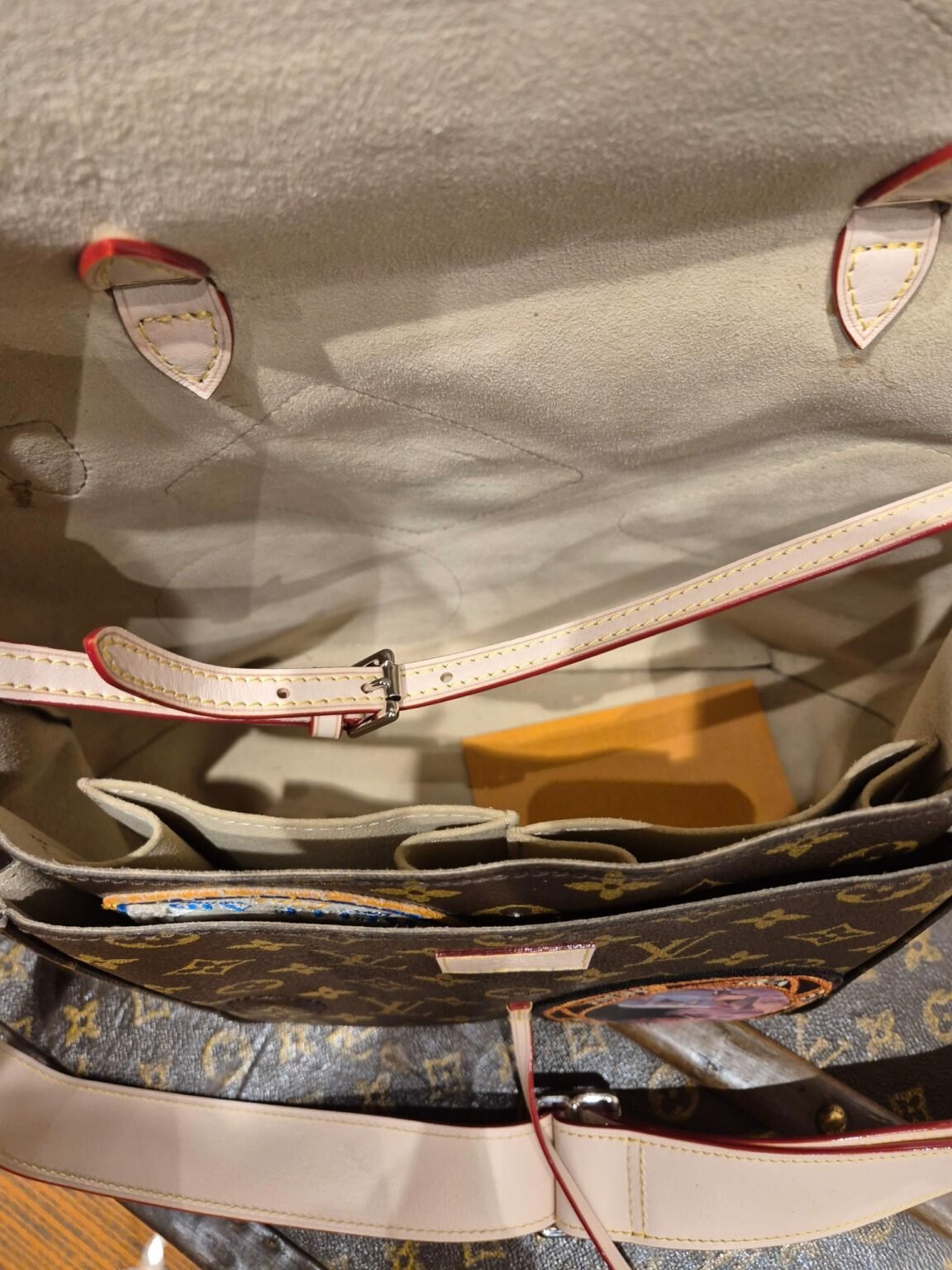 Sac Louis Vuitton Besace Cindy Sherman | TheVintageTraveler